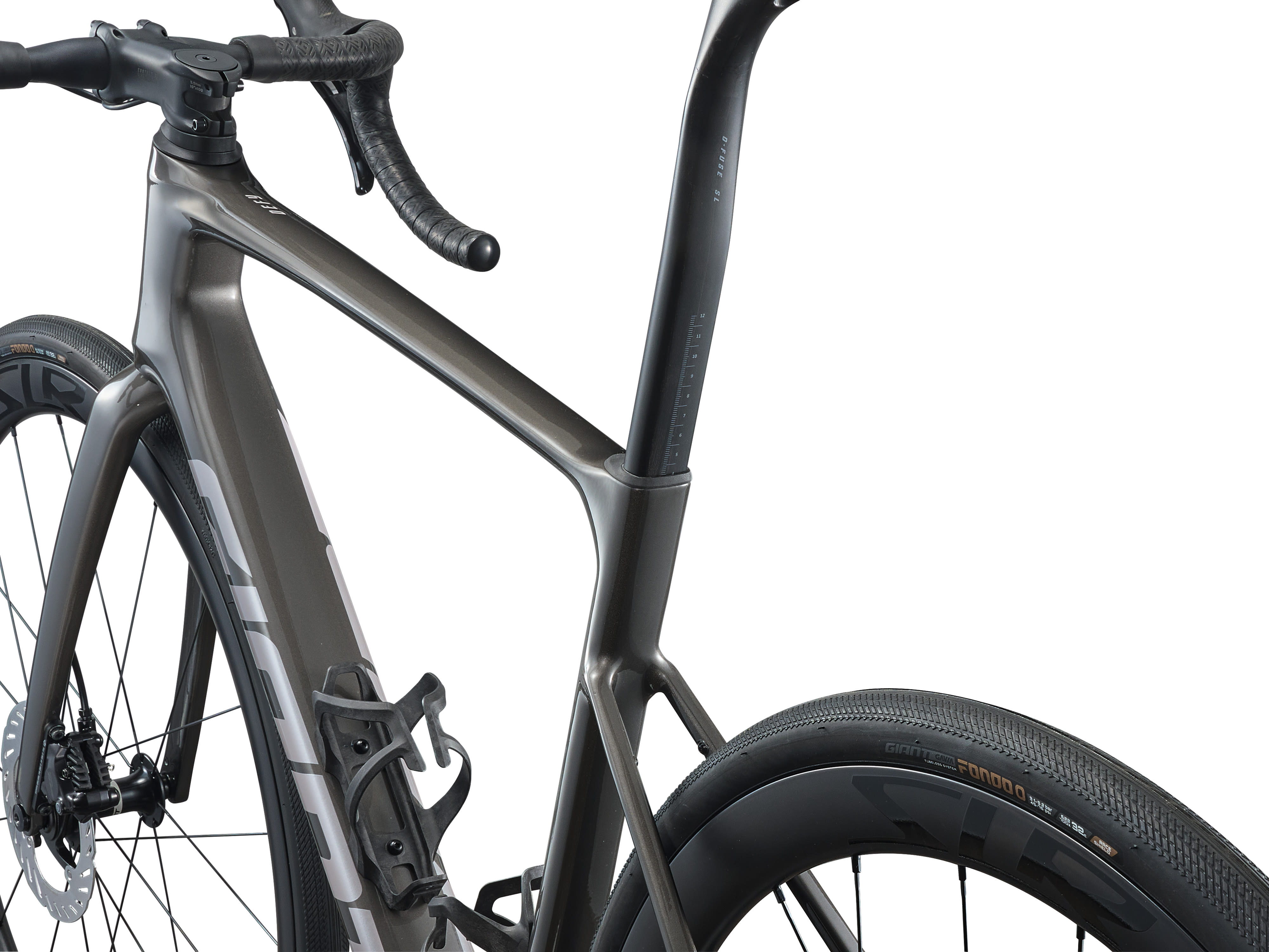 Giant Defy Advanced Pro 2 Road Bike 2026 - JE James Cycles
